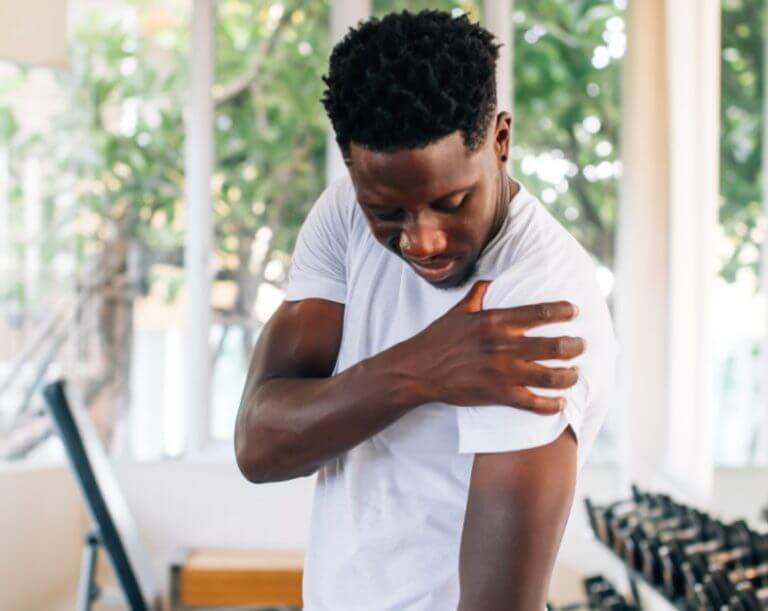 Common Causes of Shoulder Pain For Adults - OSMC